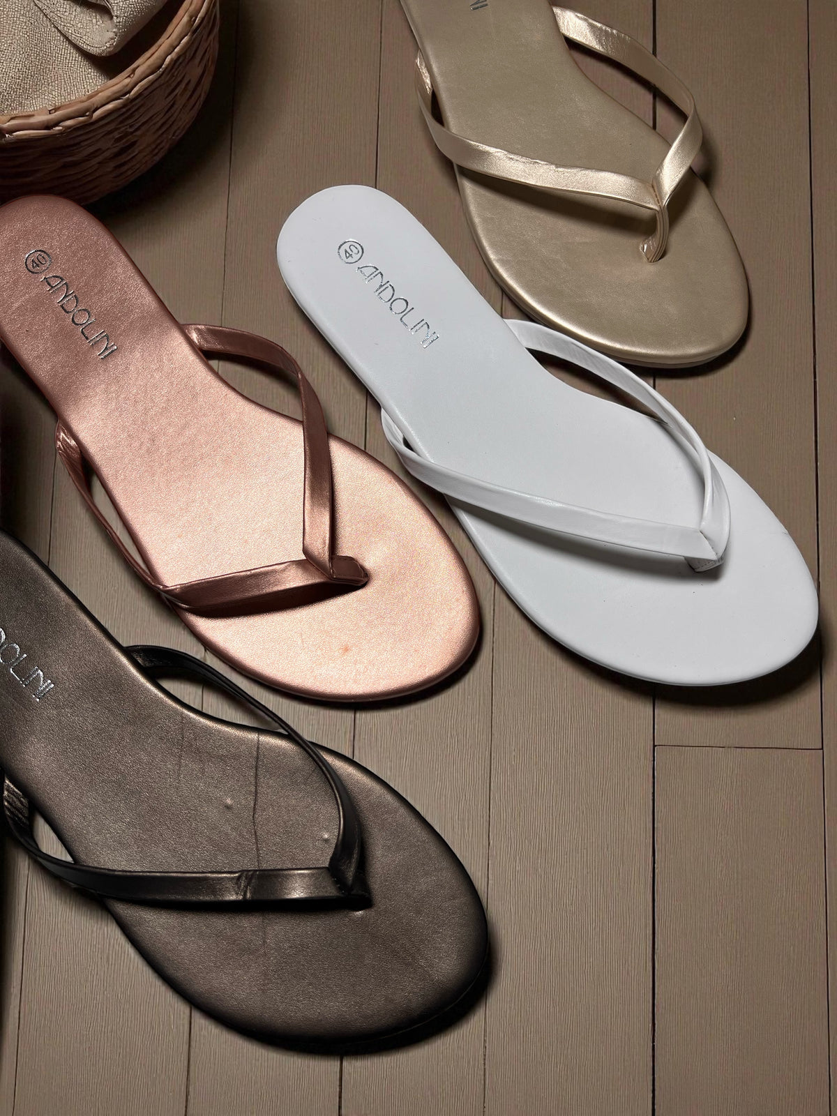 Andolin Luxe Minimalist Flip-Flop Sandals AN-X4132-1L — Infinite Styles